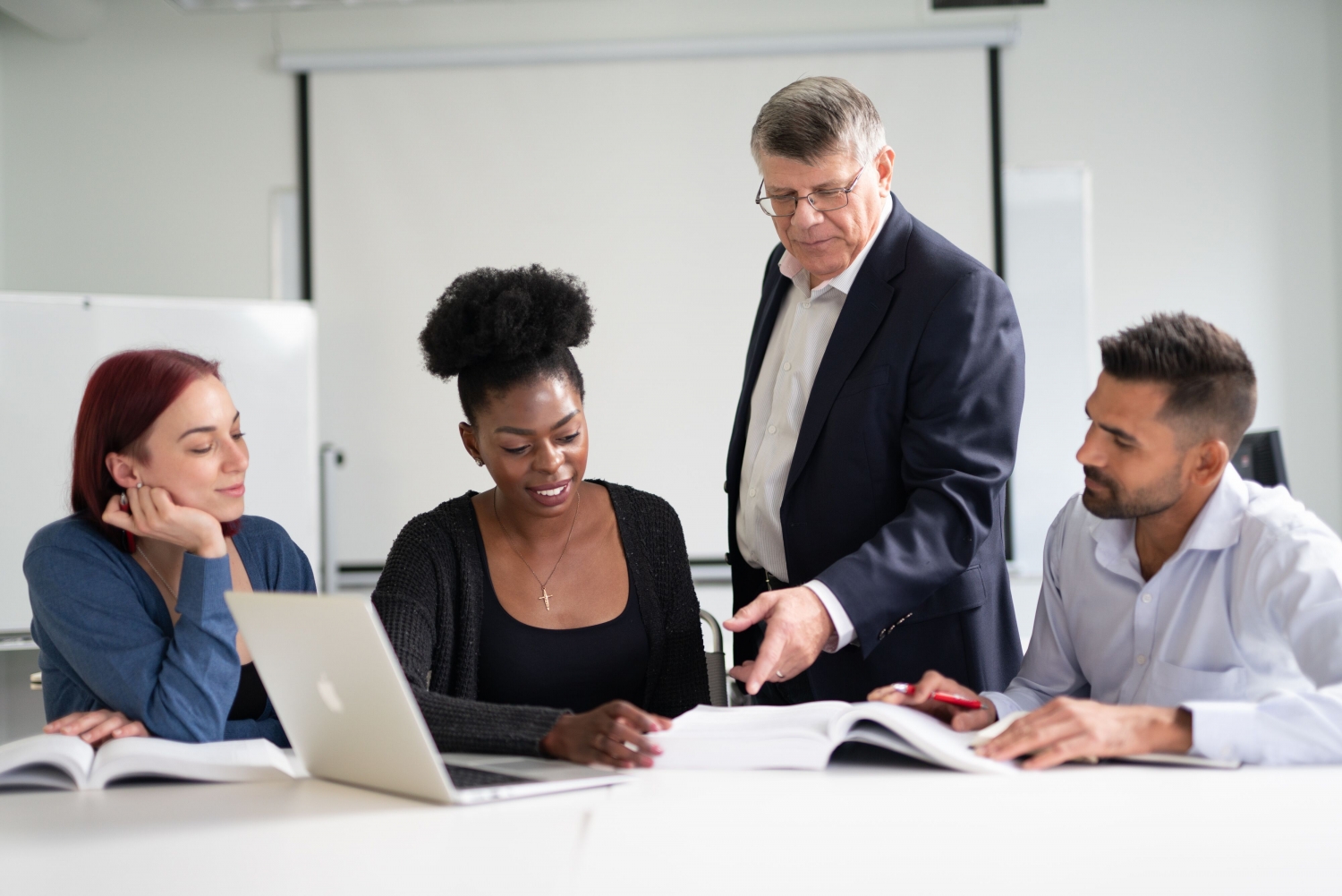 dqQ-rdFd – Education Around The World